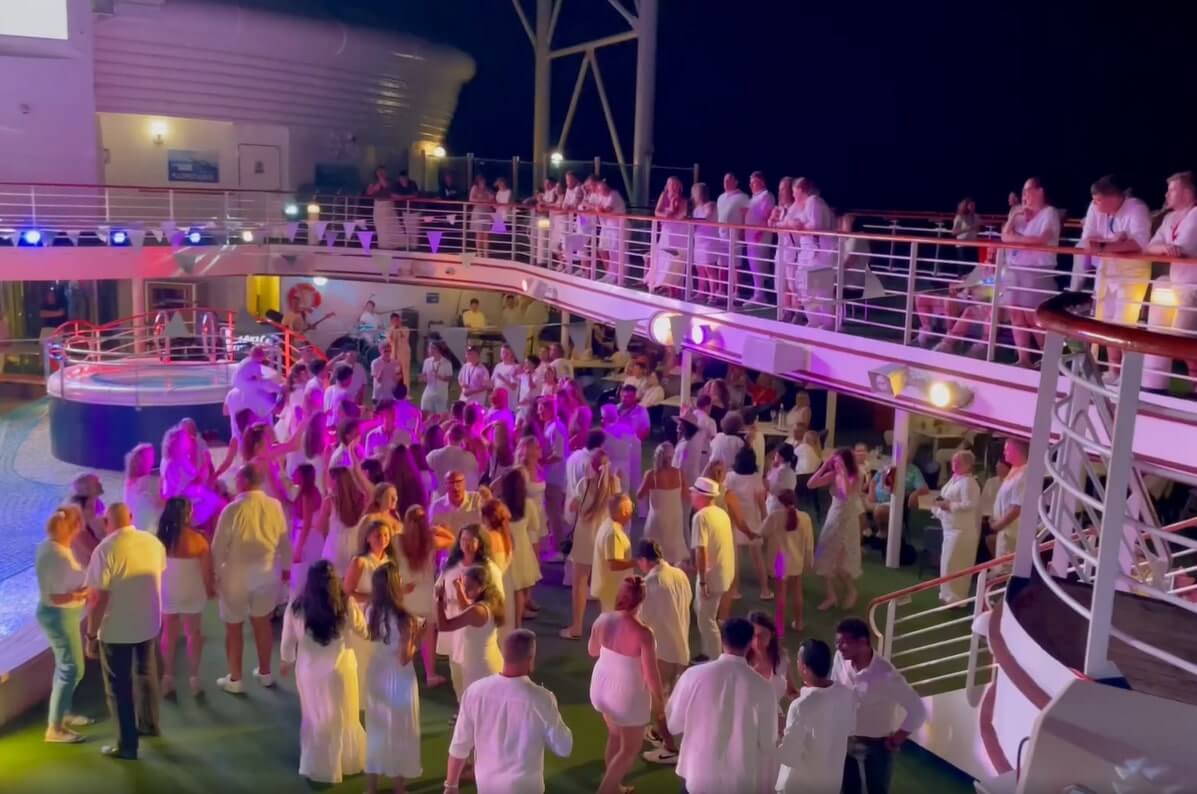 P&O Cruise Theme Nights: 2025 Schedule for Every Ship - Cruise with Leo