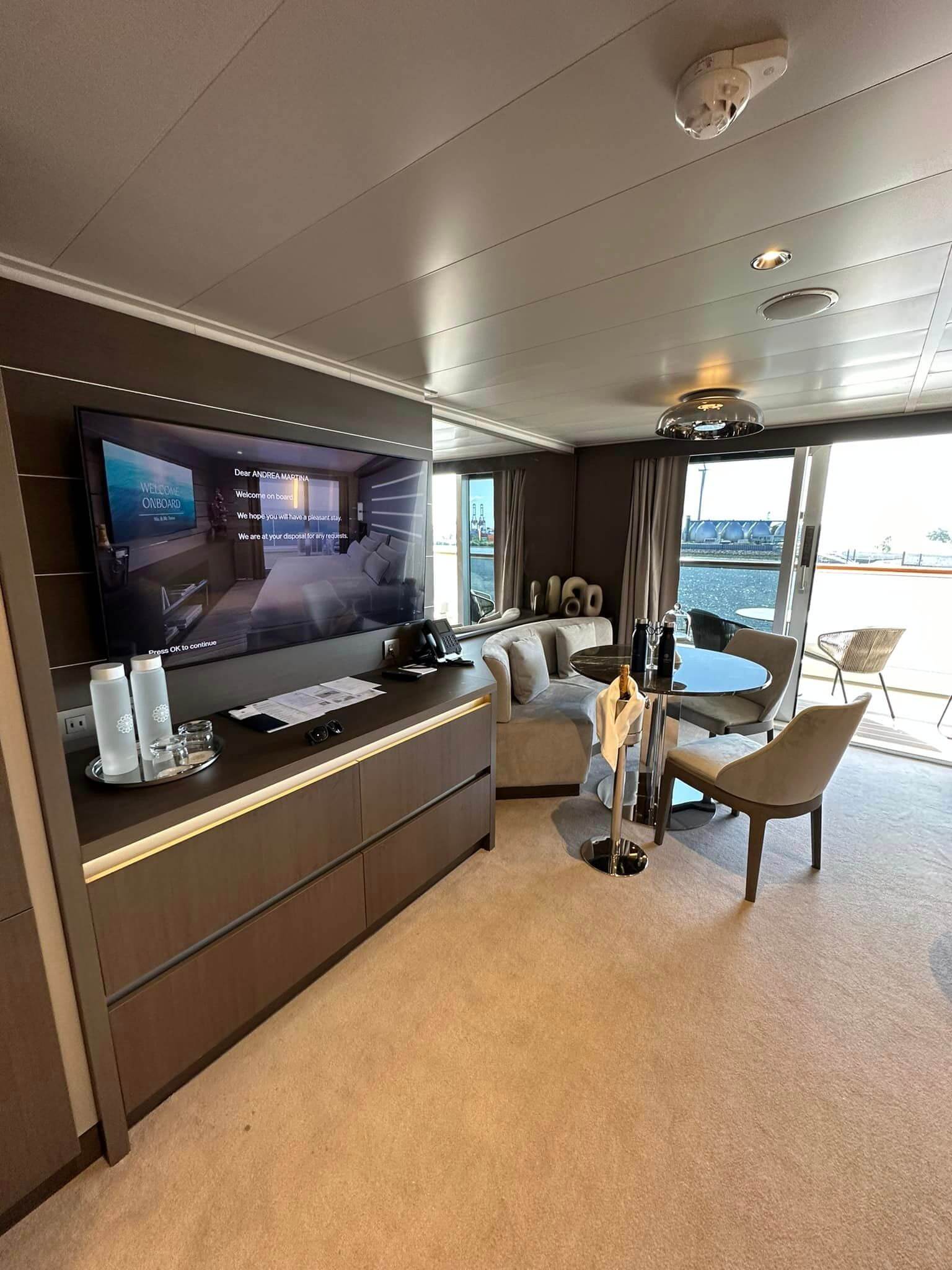 10 Reasons Why Small Cruise Ships Are Better than Big Ones - Cruise ...