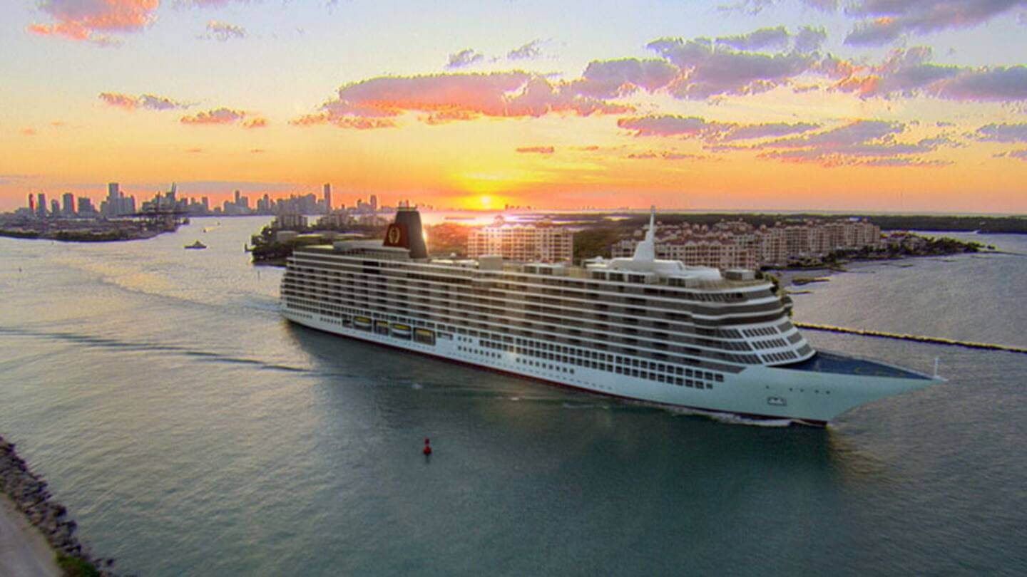 Live Permanently On A Cruise Ship! - Cruise with Leo