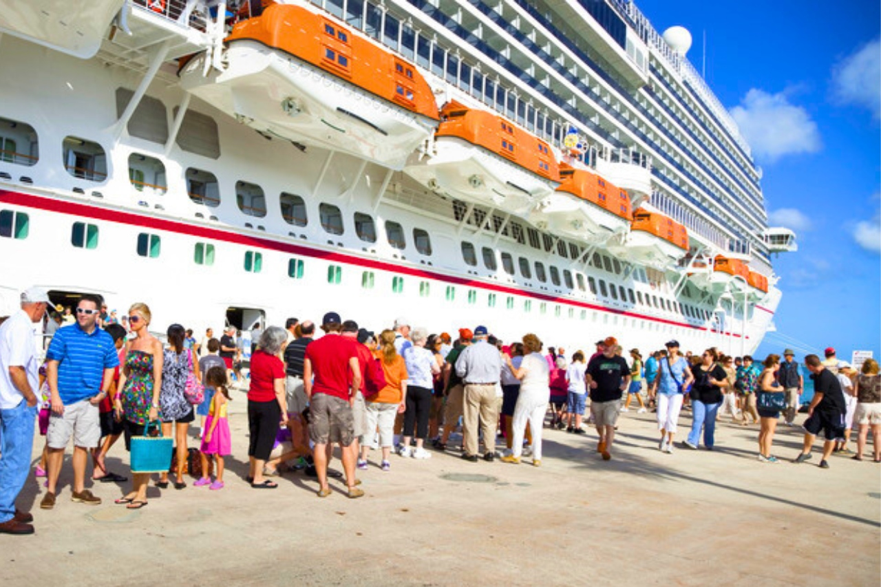7 Things Cruise Lines Don’t Want You to Know - Cruise with Leo