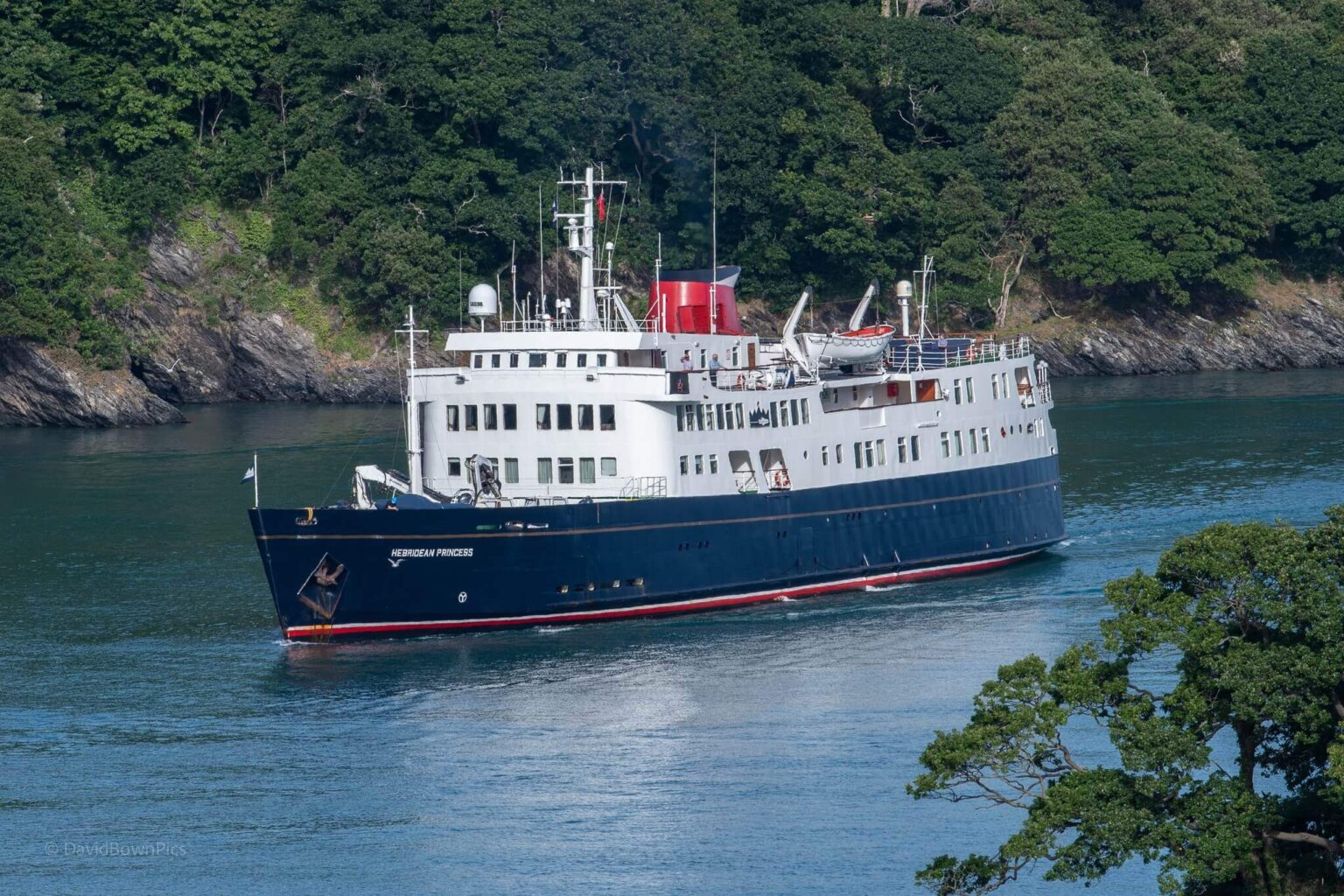 The 10 Smallest Cruise Ships in the World - Cruise with Leo