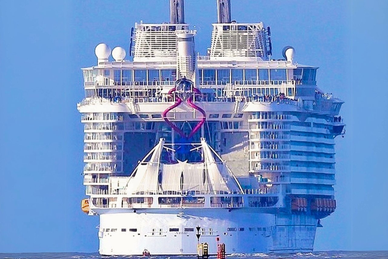 10 Biggest Cruise Ships in The World (2025 Ranking) - Maritime Hub