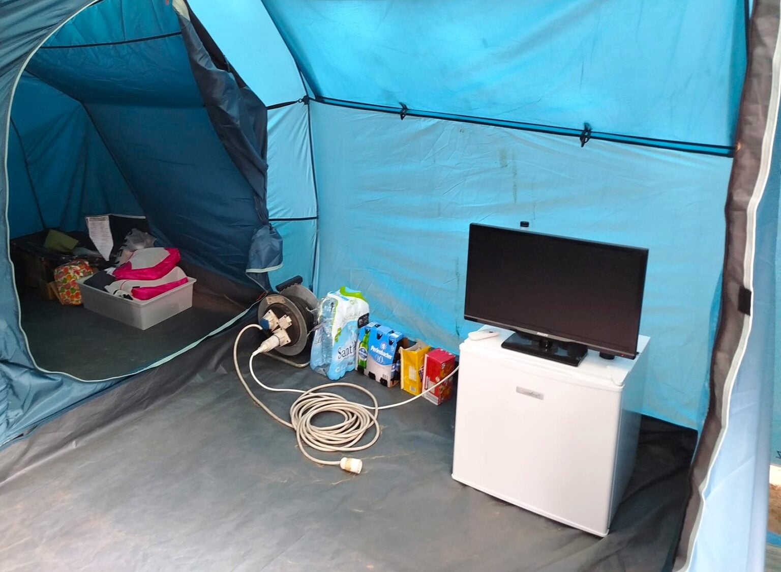 10 Things RV Campers Do That Tent Campers Can’t Stand - Cruise with Leo
